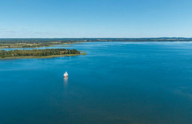 Izbrauciens ar buru jahtu "Buru Guru" | Latgales tūrisma mājaslapa
