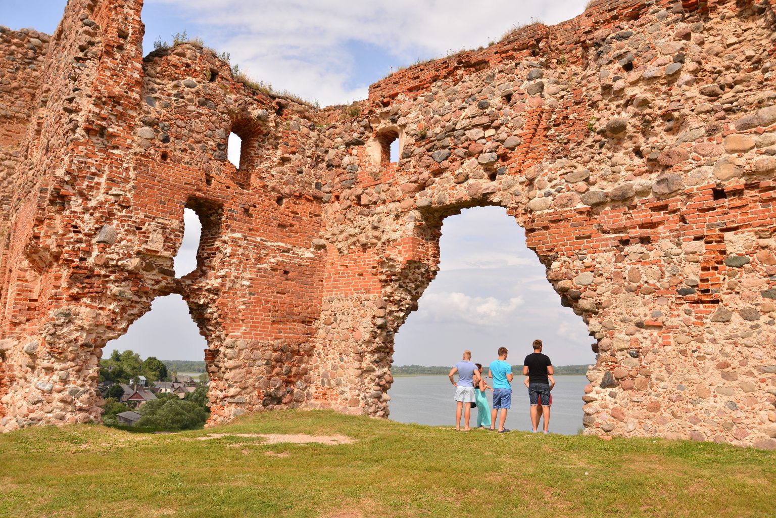 Ludzas Viduslaiku pilsdrupas - Latgales tūrisma mājaslapa
